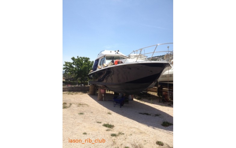 Πωλειται ταχυπλοο σκαφος,με ελληνικη σημαια 10 μετρων,με 2 μηχανες ...